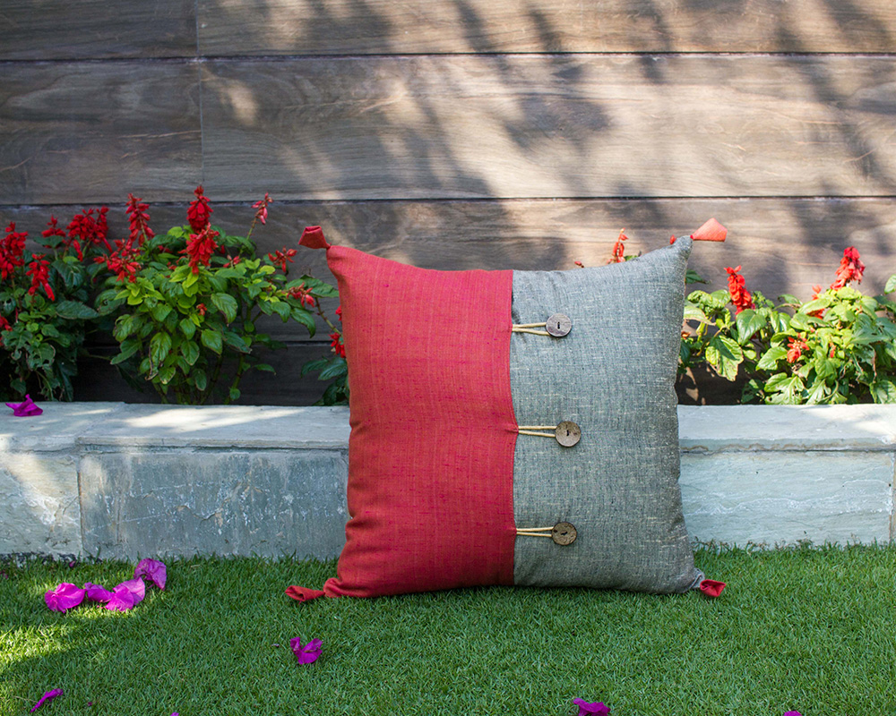 Handloom Cushion | Red Cross Set | Kopai - Paar | Indian Craft Store